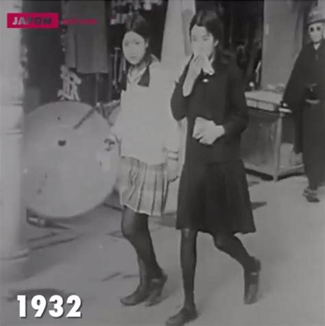 老照片：二戰前日本街頭，女子高中生制服竟然和今天一樣 每日頭條