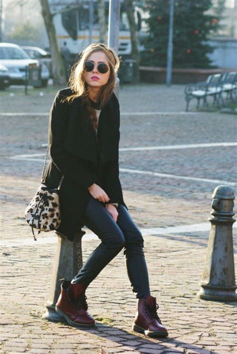 С Чем Носить Бордовые Ботинки - 70 фото