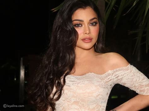 هيفاء وهبي بفستان جريء ورشاقتها تلفت الأنظار