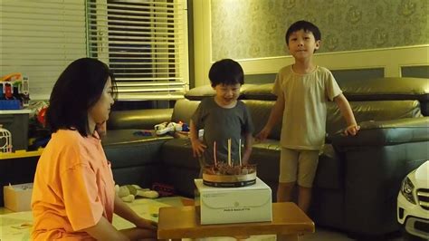 엄마의 생일 Youtube