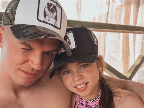 Дмитрий Тарасов распродает имущество Экспресс газета