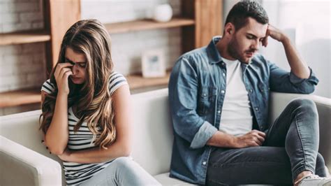 Tình yêu đôi lứa mùa dịch Làm sao để không chán nhau ELLE Man