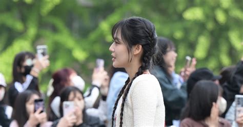 [md포토] 트리플에스 서연 신나는 음방 출근길