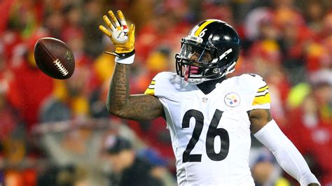 Pittsburgh Steelers Rb Leveon Bell Forfeits 855000 As Holdout