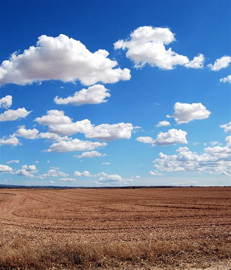 Why Do Clouds Float In Mid Air NextGen Physics