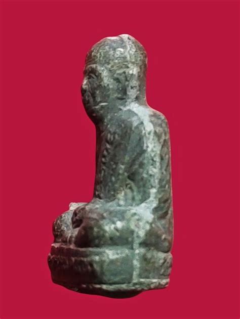 พระผงรูปเหมือนลอยองค์ พระครูอรุณคุณาทร วัดป่าสิริวันบรรพต นครราชสีมา Ennxo