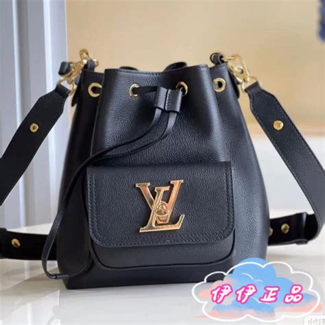 Lv 路易威登 Lockme Bucket 粒面小牛皮 束口水桶包 M57687 女款單肩包 斜挎包 黑色 蝦皮購物