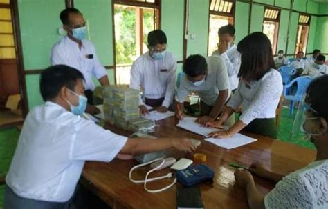 ဖောင်းပြင်မြို့နယ်တွင် ပုံမှန်ဝင်ငွေမရှိသော အိမ်ထောင်စု ၆ ၁၄၀ အတွက် ထောက်ပံ့ငွေများကို တာဝန်ရ