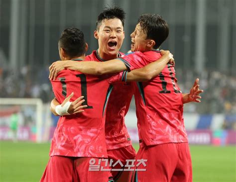 한국축구 새 골잡이 탄생 알렸다…2경기 연속 결정적인 골 터뜨린 오현규 일간스포츠