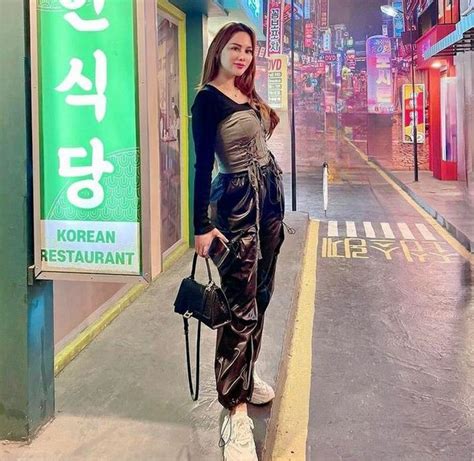 8 Portraits Of Resty Ananta Drive Away Playbabe Guys Through The Single Pergi Sana Tell