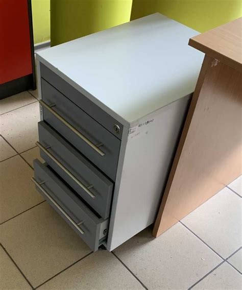 Меблі для дому та офісу шафи столи тумби 3 700 грн Офісні меблі Запоріжжя на Olx