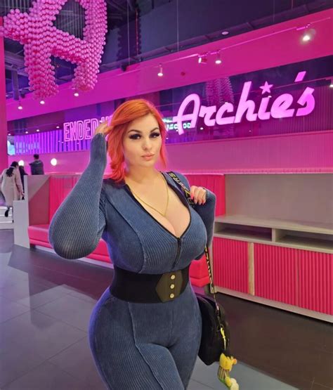 Abigail Morris Bio Age Career Net Worth Height Education