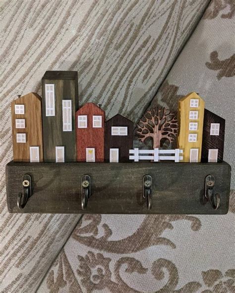 Темно зелена деревяна ключниця — ціна 375 грн у каталозі Ключниці