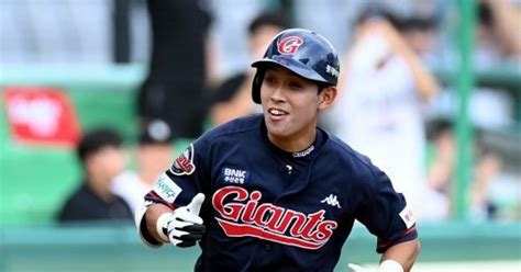 신인왕 후보 유일 3할에 두 자릿수 도루까지 롯데 황성빈 실패가 낳은 성공 사례