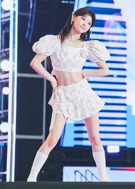 포토 아일릿 모카 마그네틱 매력