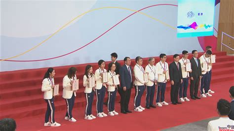 政府辦亞運港隊返港歡迎儀式 李家超：顯示推動體育發展方向正確 Now 新聞