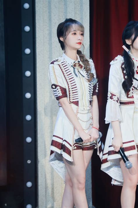 team x updates on Twitter 221210 lin jiayi team x 三角函数 stage 蜜糖佳欣