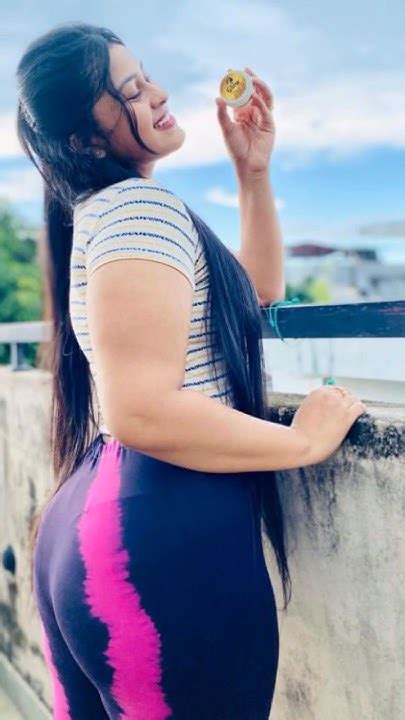 මොන කොල්ලද අකමැති මේ වගේ බෝල ගෙඩියක් වගේ ලස්සන කෙල්ලෙක් ලැබෙනවට 🥹😅 ️💐 ආලෝකා Shorts Youtube