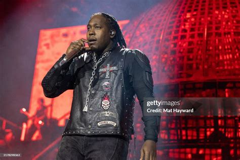 Rapper Don Toliver Performs Onstage During The Psycho Tour At Wamu