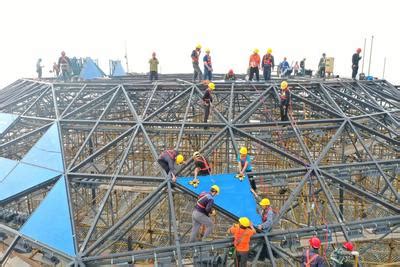 广西梧州西江明珠塔建设进入尾声 人民图片网
