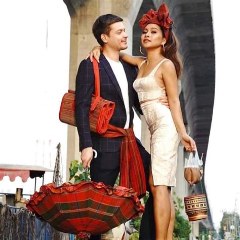 เพลงโปรดของบักเขียบ เจย์เดน นางบี อ้ายสติ๊ก นางบีอ้ายสติ๊ก อ้ายสติ๊กกับนางบี เจย์เดน