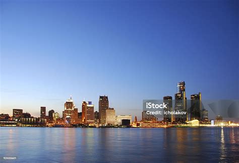 파노라마처럼 펼쳐지는 미시간 디트로이트 미시간에 대한 스톡 사진 및 기타 이미지 디트로이트 미시간 밤 하루 시간대 0명 Istock