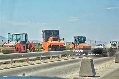 건설 현장 장비 무거운 진동 롤러 압축기 또는 새로운 도로를 구축하기위한 도로 롤러 압축 아스팔트 도로 건설 아스팔트 포장 공사