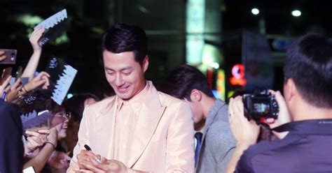 조인성 감출 수 없는 조각 외모