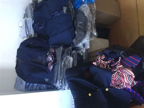 Хууль бусаар сурагчийн дүрэмт хувцас нэвтрүүлэхийг завджээ