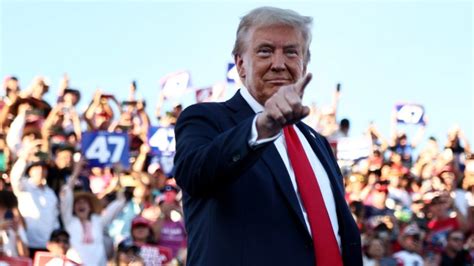 Dem Strategists Ratchet Up Hitler Trump Comparisons Despite Concerns