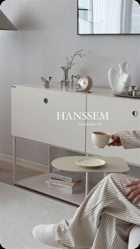 엘리스선영•집꾸미기•화이트인테리어•거실인테리어 제품제공 ᴍʙᴜᴛɪᴋ” 퇴근하고 온 오빠에게 드레스룸을 활짝 열어주면서 짜잔 어때 나 오늘 옷장 정리했어” 몇