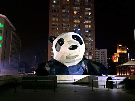 成都太古里熊猫雕塑 太古里熊猫 成都太古里 大山谷图库