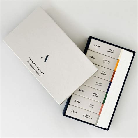 Box Of Seven 1 5ml Perfume Sample Vials White Vetiver