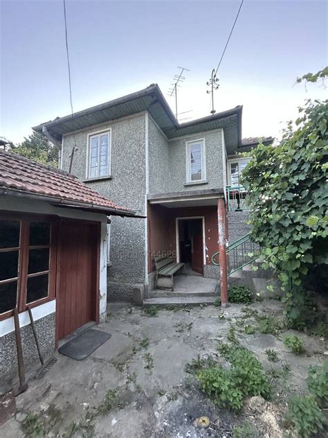 Габрово Двуетажна къща в кв Йовчевци Двуетажна къща 947 кв м РЗП 874 кв м двор Къщи Вили
