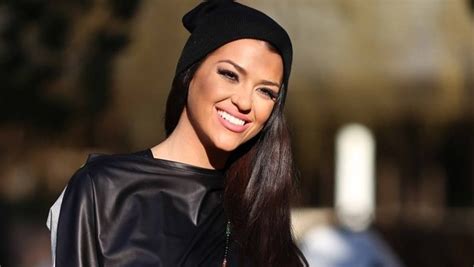 Кучето на Бориса пие вино