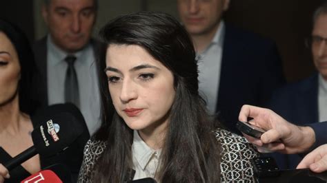 Лена Бориславова ГЕРБ взеха завой те нямаха намерение да влизаме в еврозоната Новини бг