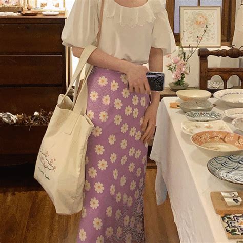 여름신상꽃스커트 데이지 미디 플라워 꽃 패턴 스커트 퍼플 보라 트임 롱치마 데이트룩 바캉스룩 휴양지 코디