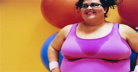 Summerwoes 5 Ways To Deal With Underboob Sweat