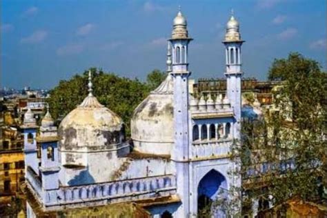 Survey Of Kashi Vishwanath Temple Gyanvapi Mosque Complex Commences For 2nd Day