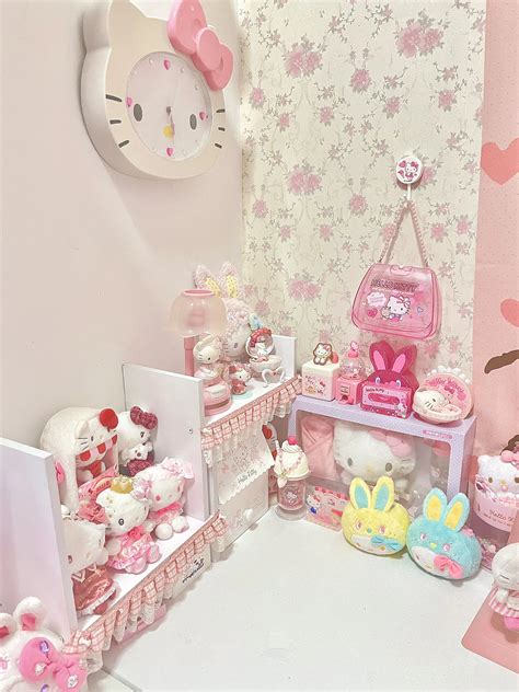 ไอเดียจัดโต๊ะทำงานตีมสีชมพู💖💖💖 แกลเลอรีที่โพสต์โดย Allailovee Lemon8