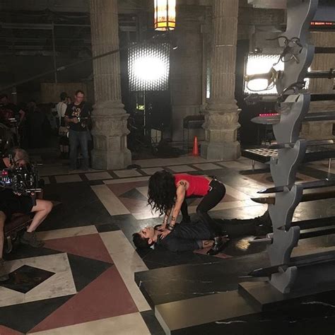 Izzy And Alec 2x04 Via Shadowhunterstv Shadowhunters Shadow