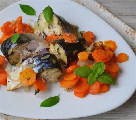 Скумбрія на зиму в банках 10 рецептів консервів у домашніх умовах з покроковими фото