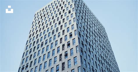 맑고 푸른 하늘 아래 고층 건물의 낮은 각도 사진 사진 Unsplash의 무료 후베이 성 이미지