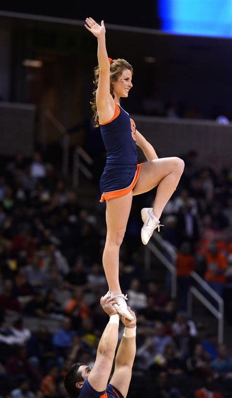 Sexy Cheerleaders Sexier Moves