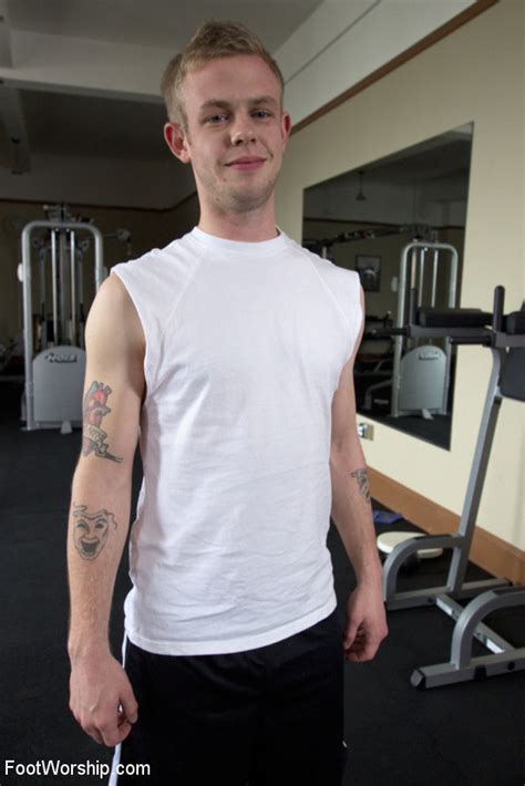 Physical Trainer Worships Sweaty Milf Feet Porn Pictures Xxx Photos