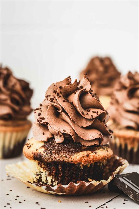 Best Chocolate Buttercream Frosting Rich And Creamy