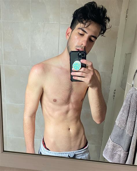 Gonzok Un AÑo Haciendo Ejercicio Solía Creer Que El Ejercicio Era Más