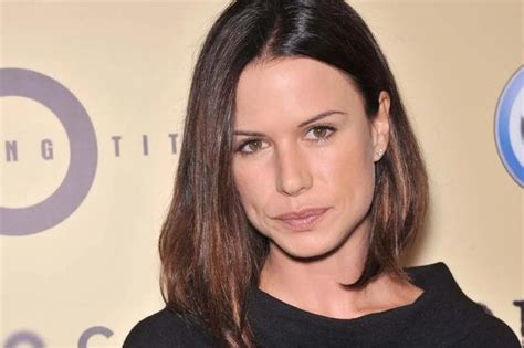 Rhona Mitra Hot And Sexy Bikini Pictures Livinlavidalowcarb