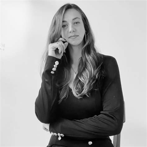 Débora Martins Deboradfm • Threads Say More