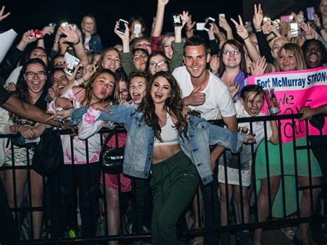 Selena Gomez Bathtub Photo Take That Justin The Hollywood Gossip